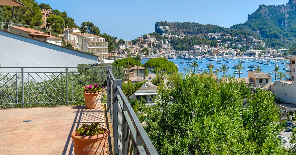 House with amazing views to the harbour of Port de Sóller - Engel ...